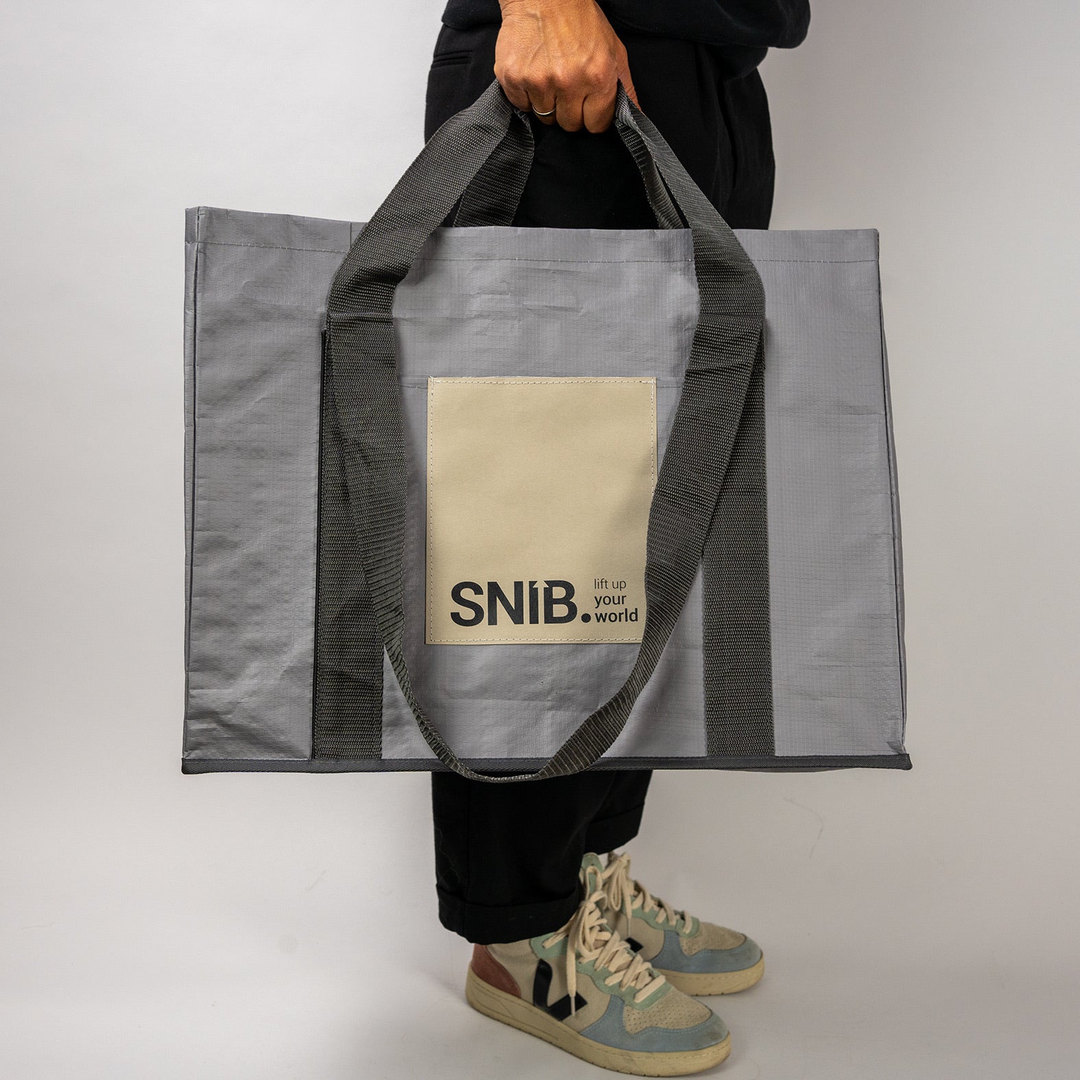 SNIB BAGs – große, recycelte und schöne Taschen für jeden Tag. – snib.world